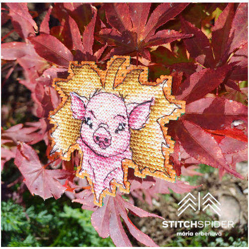 Piglet on straw | Stitch Spider